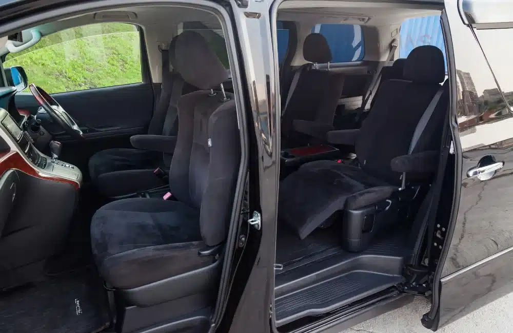 Bangkok Alphard เช่ารถหรูพร้อมคนขับ รายวัน รายเดือน ราคาคุ้มค่า